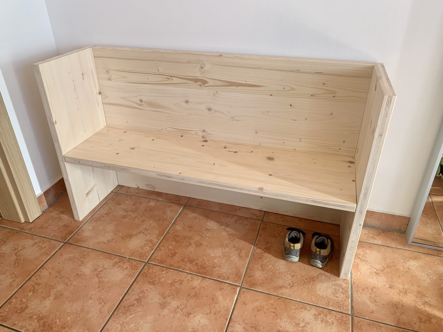 Kindergarderobe aus Holz - MiMa-Mom